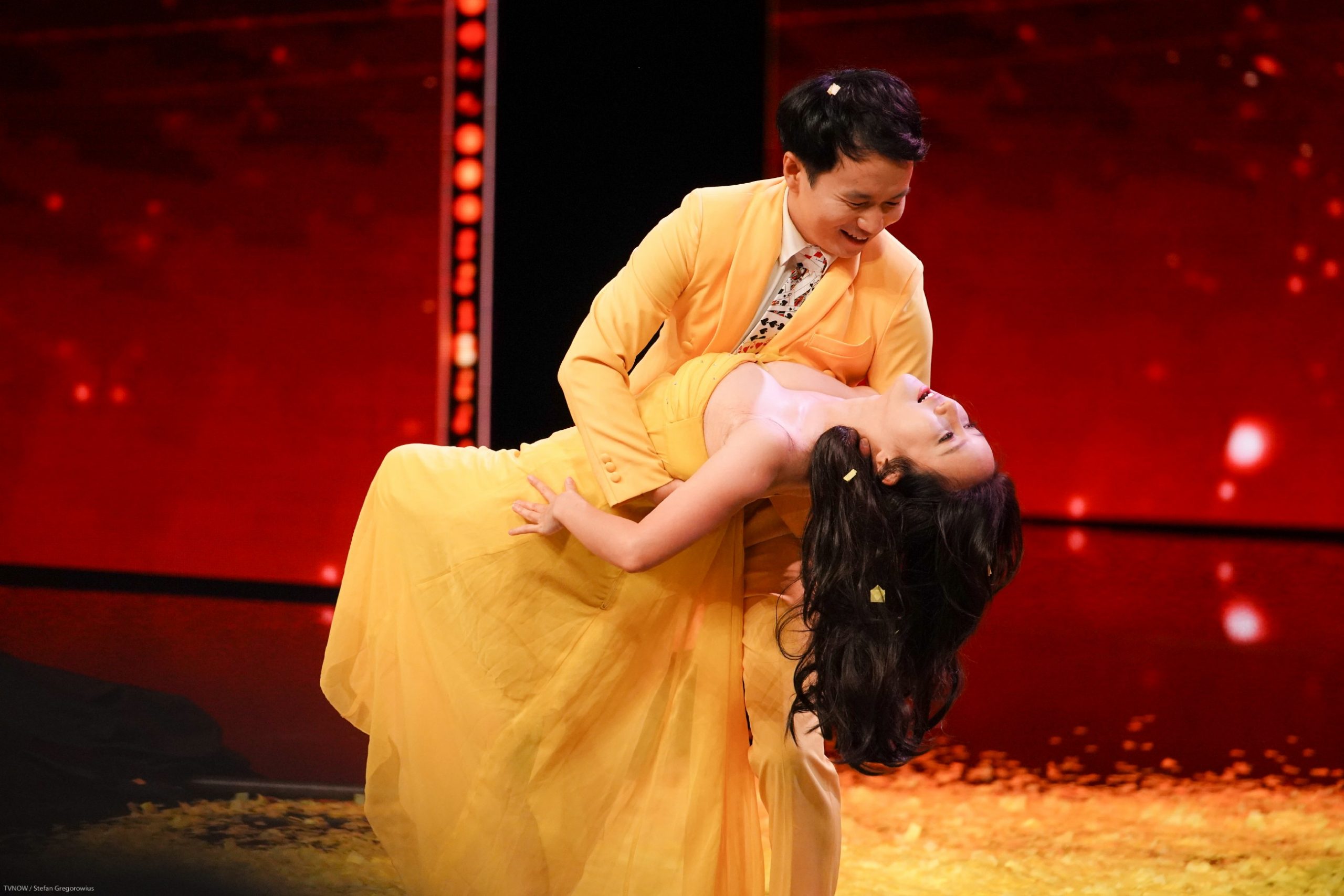 Das Supertalent 2019 Show 3 - Jeki Yoo und Ellie Park | SendezeitTV